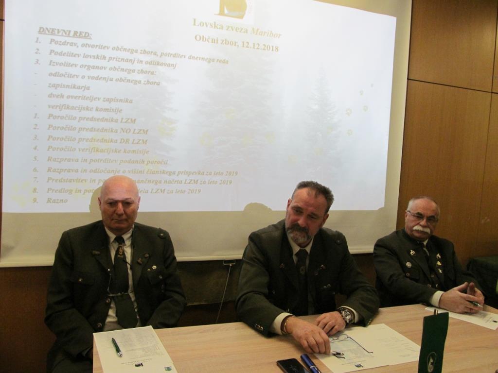 Kritični zaradi šakala, zaskrbljeni zaradi male divjadi in poginov ...